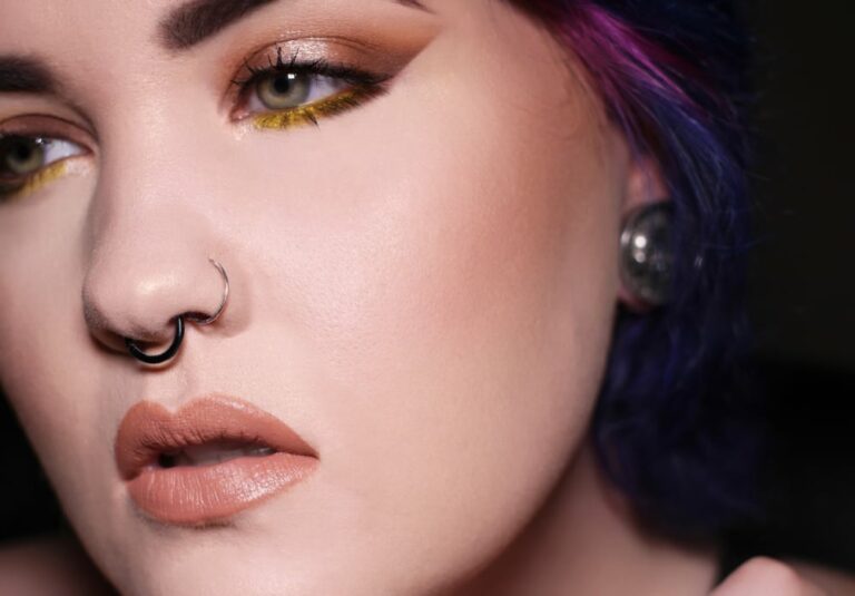 Double nose piercing: Pros, cons, & suitable jewelry