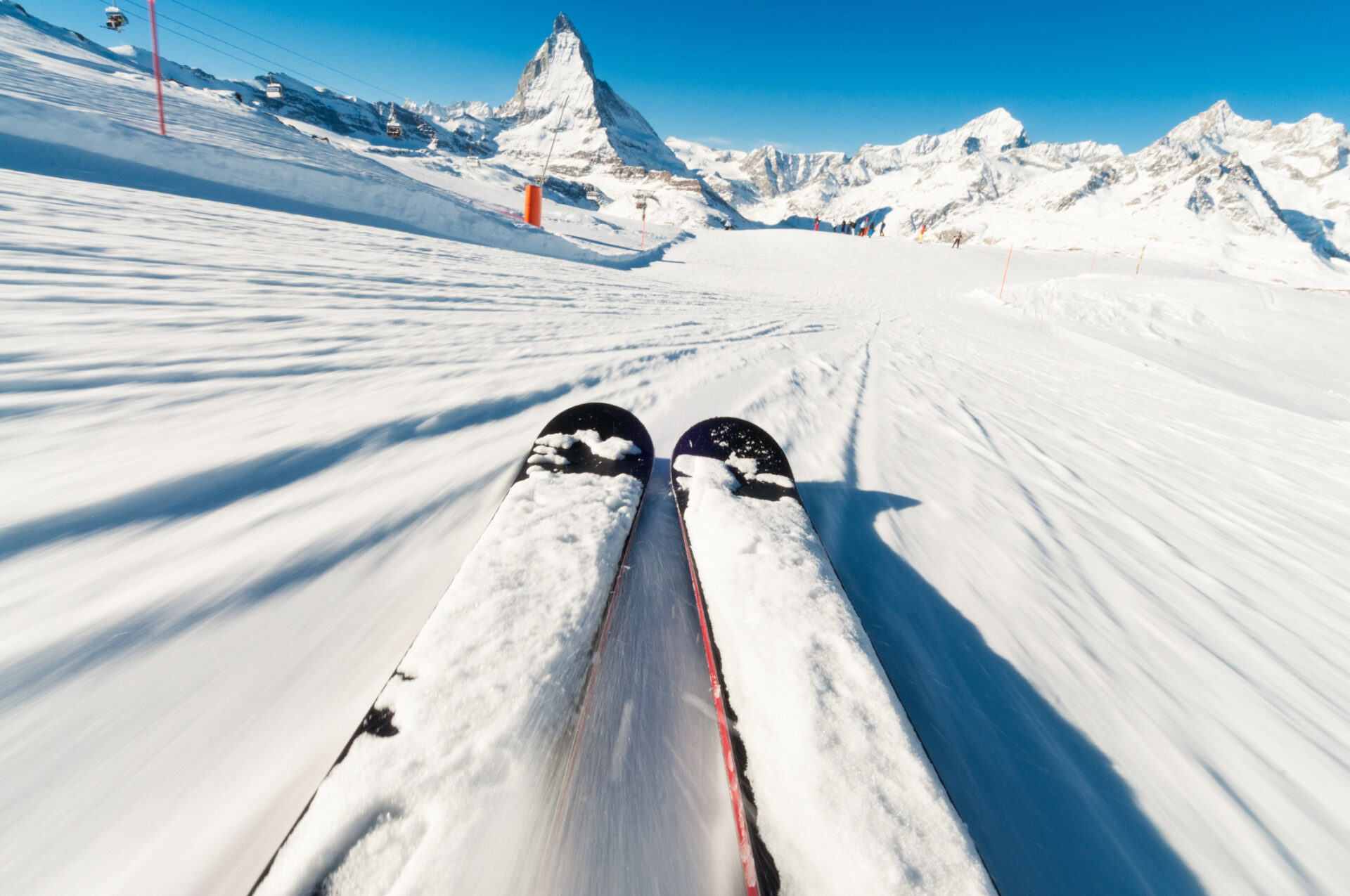 Exploring the Thrilling World of Skiing: Adventure on Snow-Covered ...